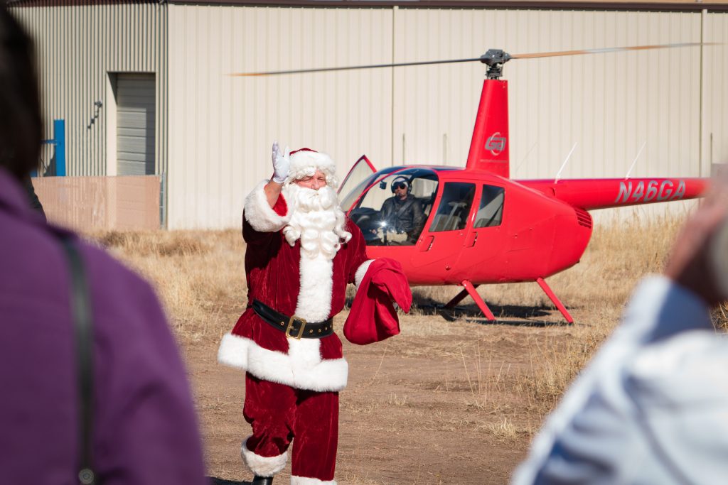 Santa Flies in on a Helicopter: 2017 Edition – Guidance Aviation